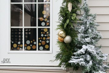 Decorating French Doors for ChristmasDIY Show Off ™ – DIY Decorating ...