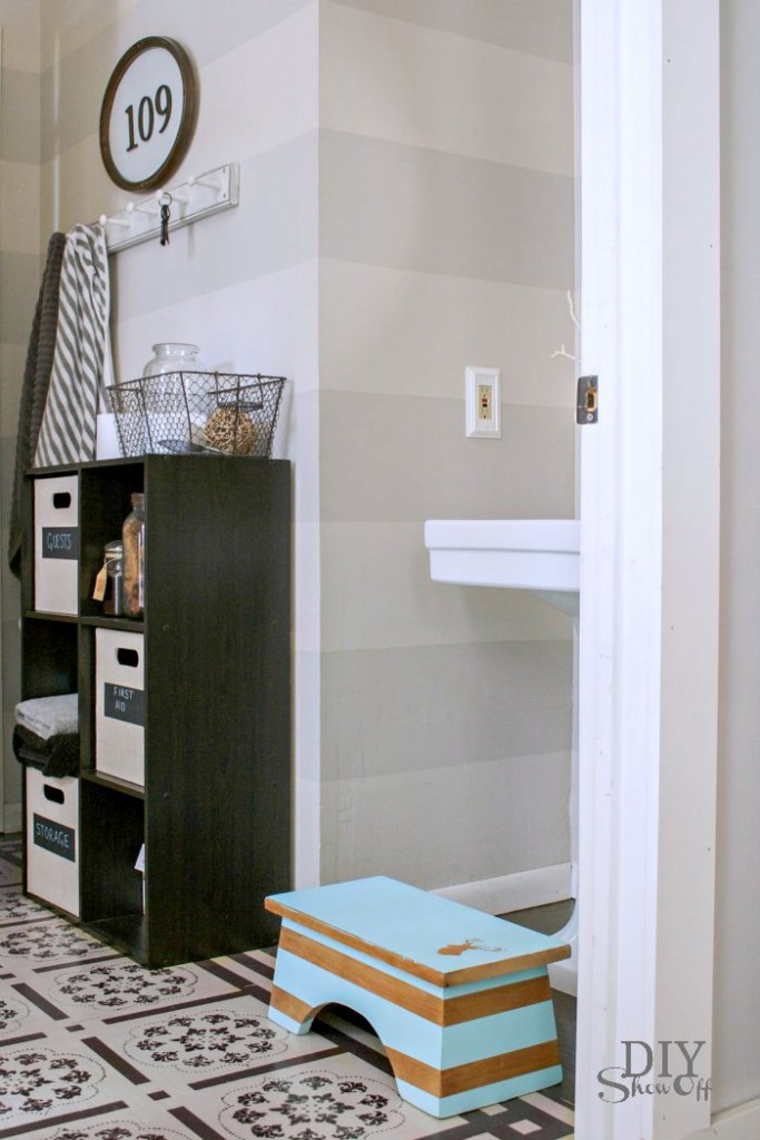 Step Stool MakeoverDIY Show Off ™ – DIY Decorating and Home Improvement ...